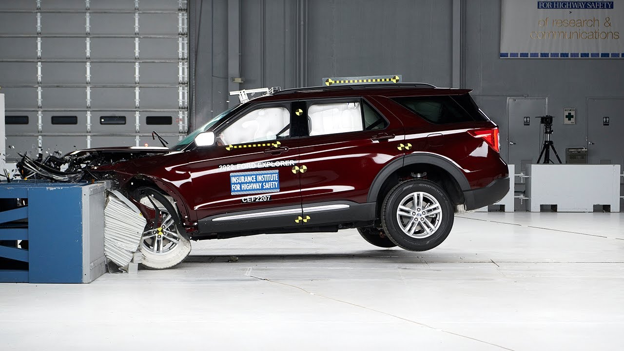 IIHS's Signature 'Moderate Overlap' Crash Now Includes A Rear Passenger ...